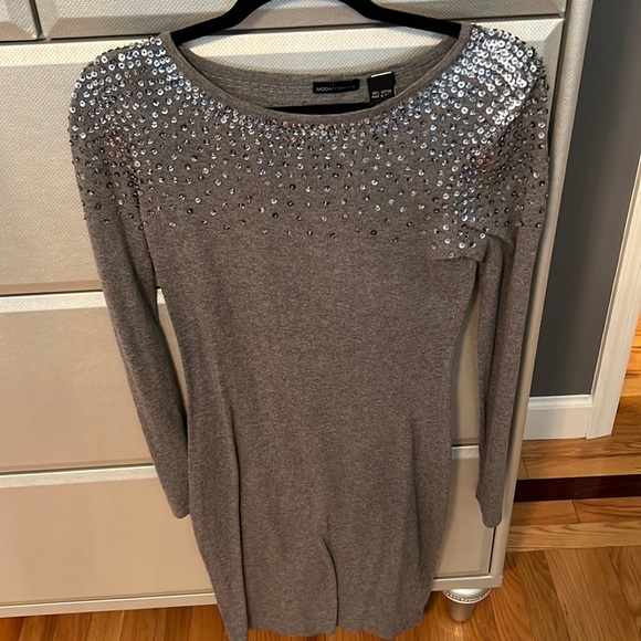 Moda International | Dresses | For Sale | Poshmark